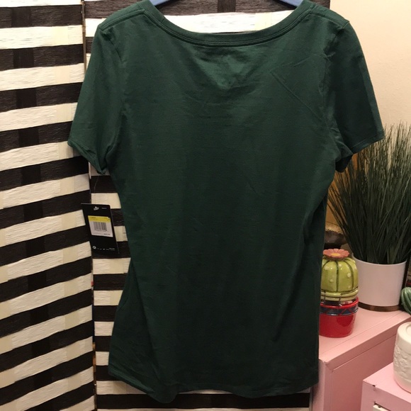 Nike | Tops | Bnwt Nike Top | Poshmark